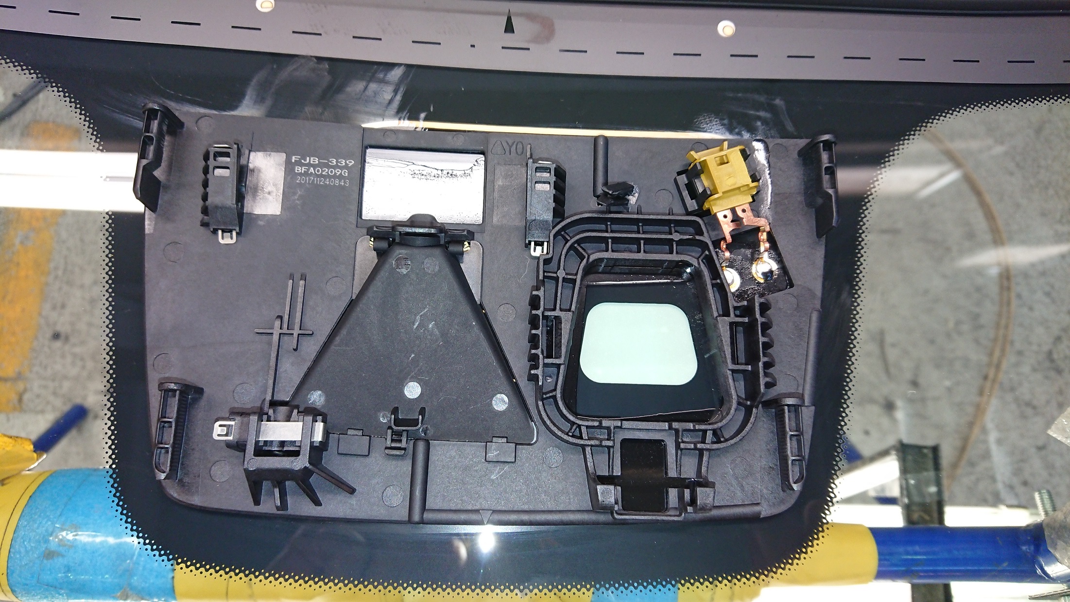 MERCEDES W213 E-CLASS 15- VR+LDW+SENSOR+INK+GN - Autoglass